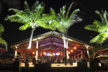 The best ocean front restaurant and bar in Guam! | The Beach